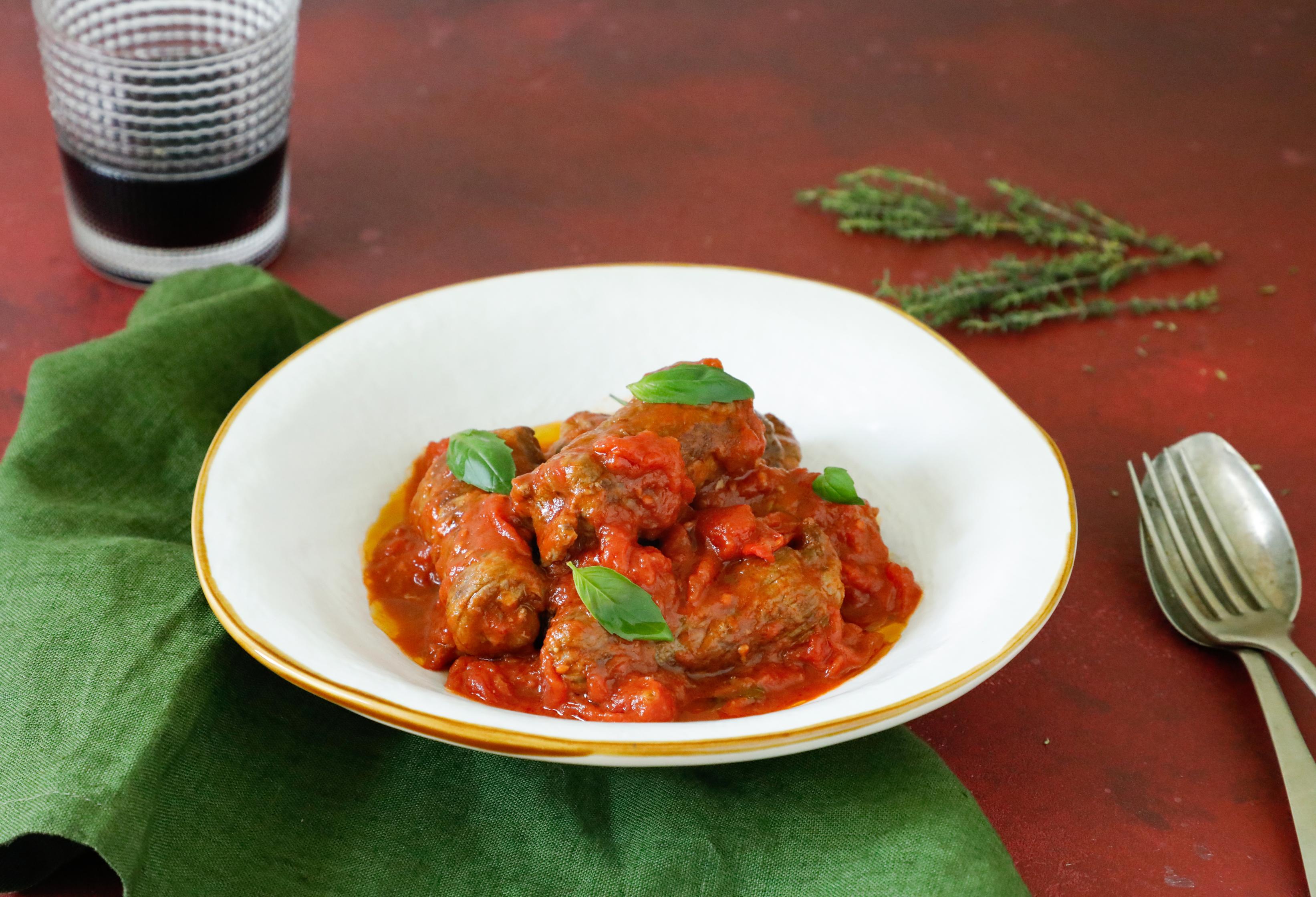 Involtini di carne al sugo