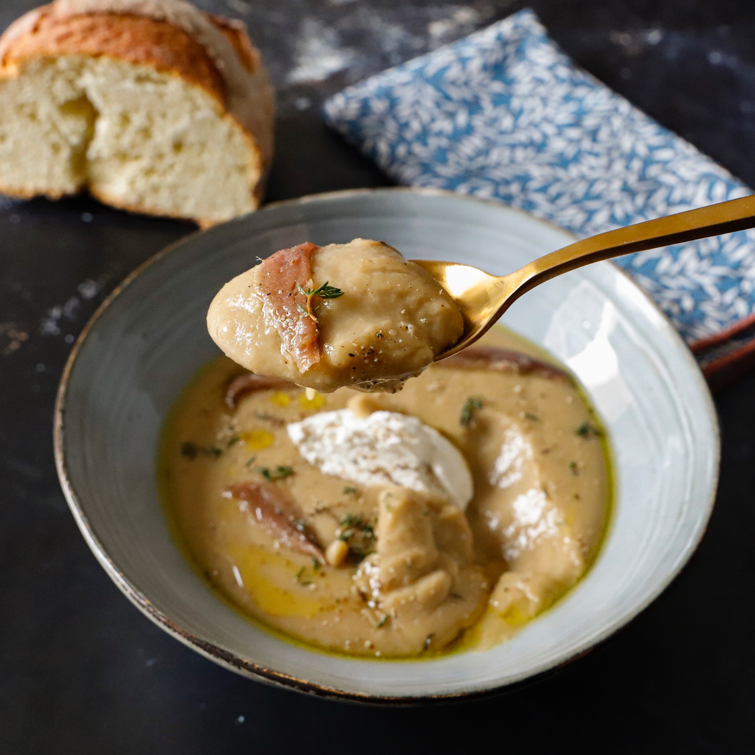 Crema di pane, alici e ricotta: la ricetta di recupero e gourmet