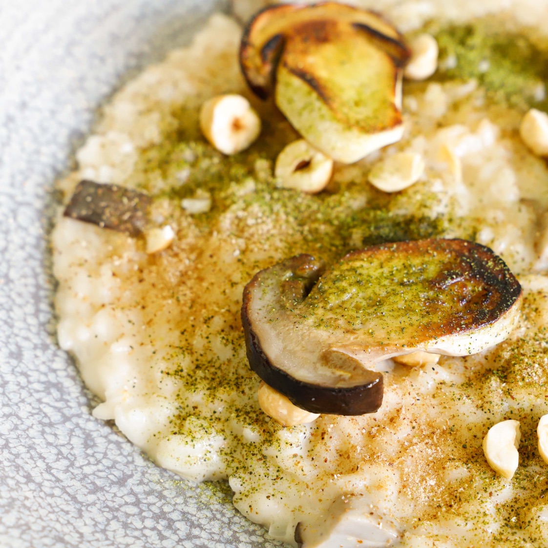 Risotto ai funghi porcini con polvere di funghi: la ricetta gourmet