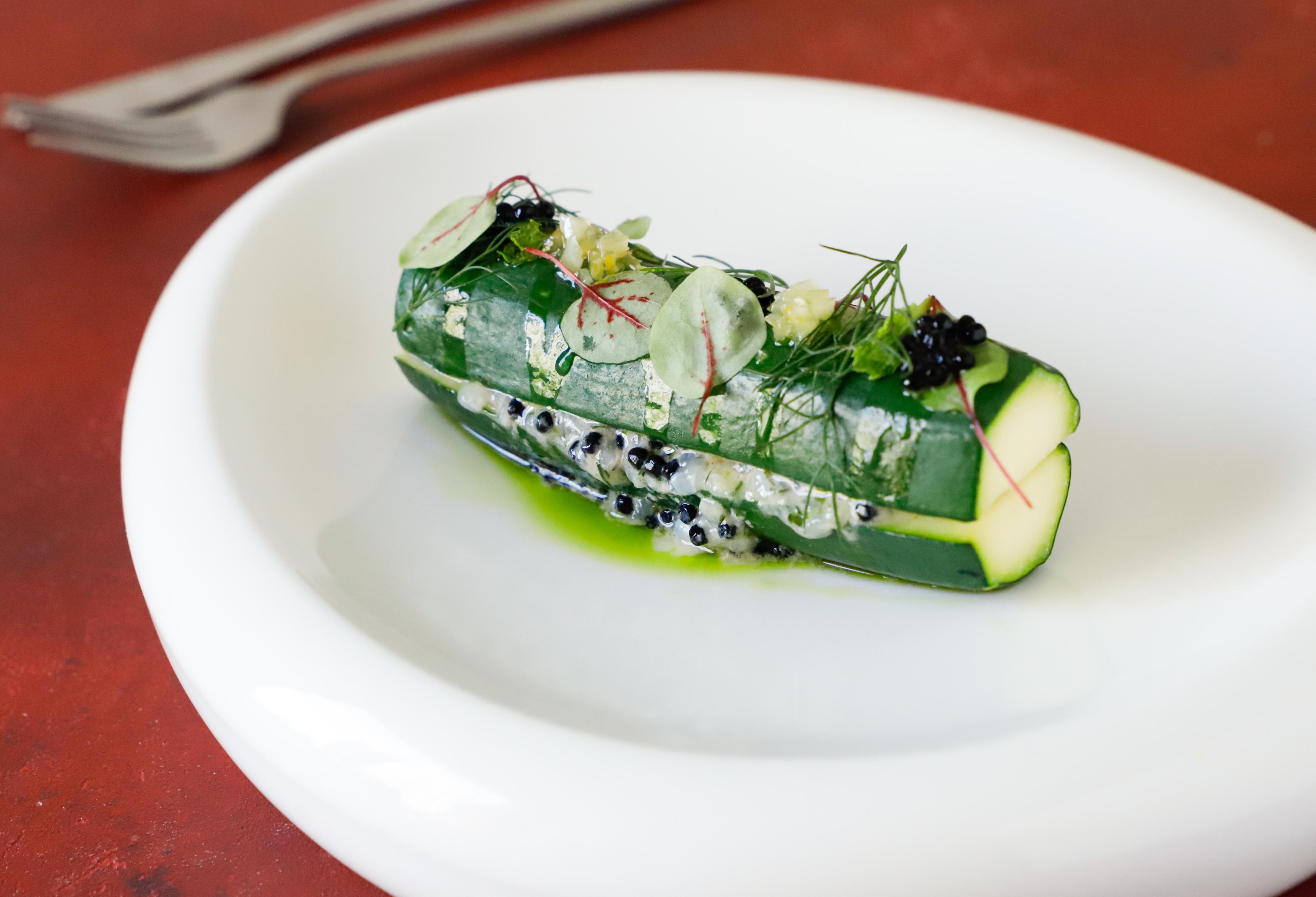 Zucchine ripiene agli scampi e limone fermentato