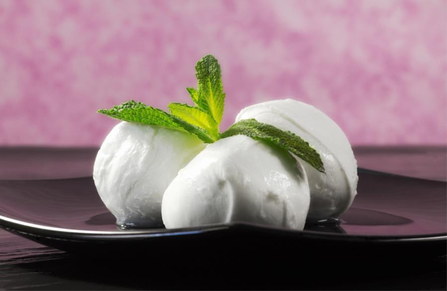 Come si mangia la mozzarella di bufala