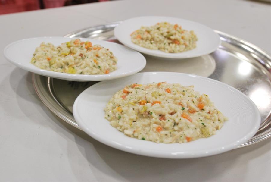 Risotto Alle Verdure Invernali Mantecato Con Burro Alle Mandorle E risotto-alle-verdure-invernali-mantecato-con-burro-alle-mandorle-e