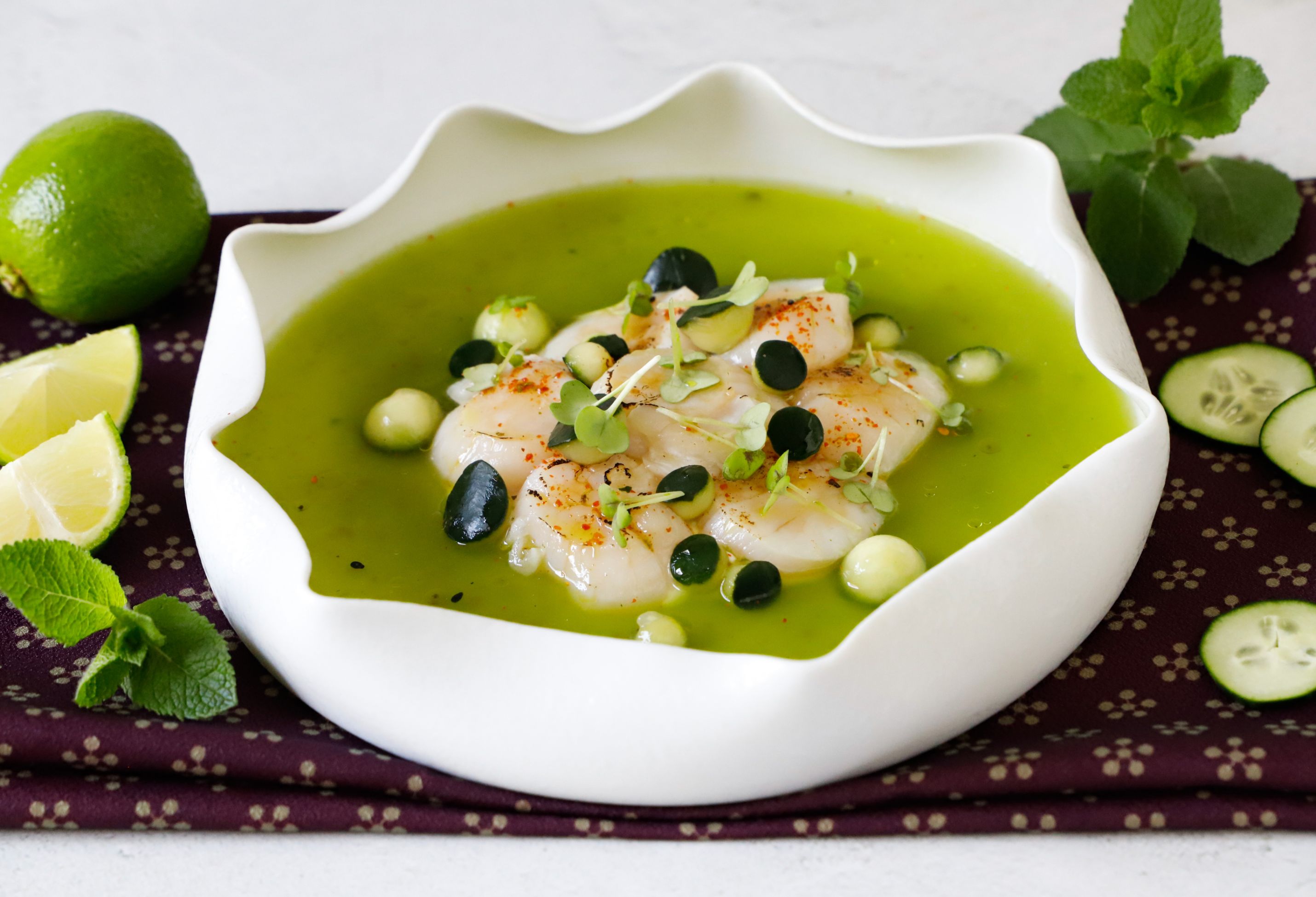 Zuppa di cetrioli con capesante: il mix tra leggerezza e gusto