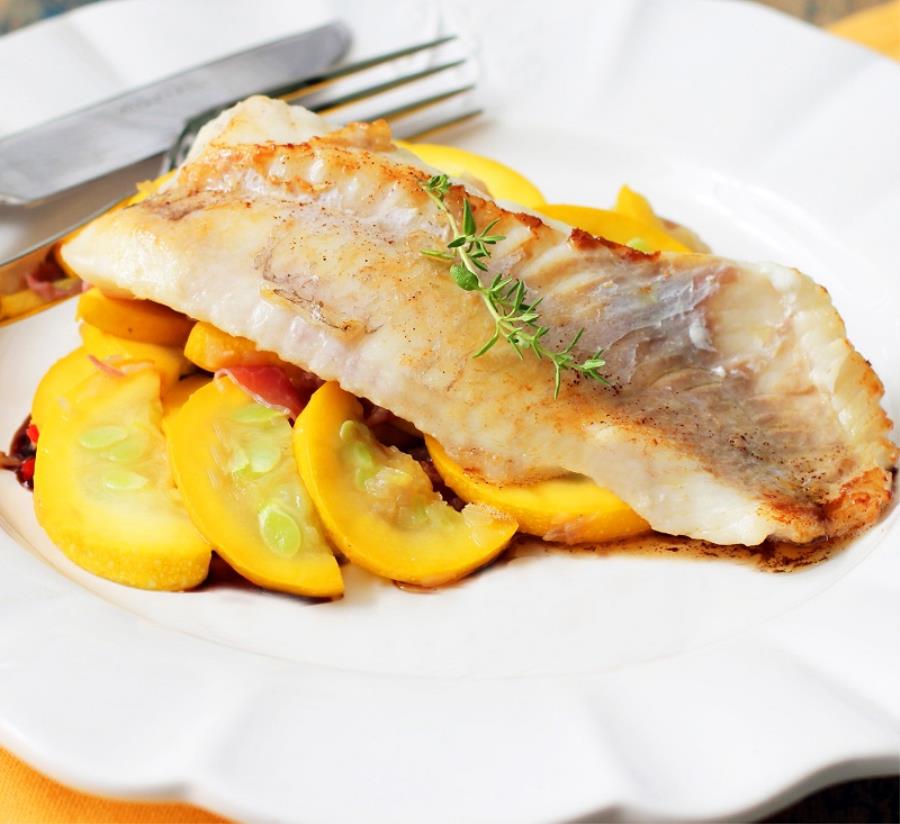 Filetto di scorfano con zucchine gialle e coppa piacentina Dop