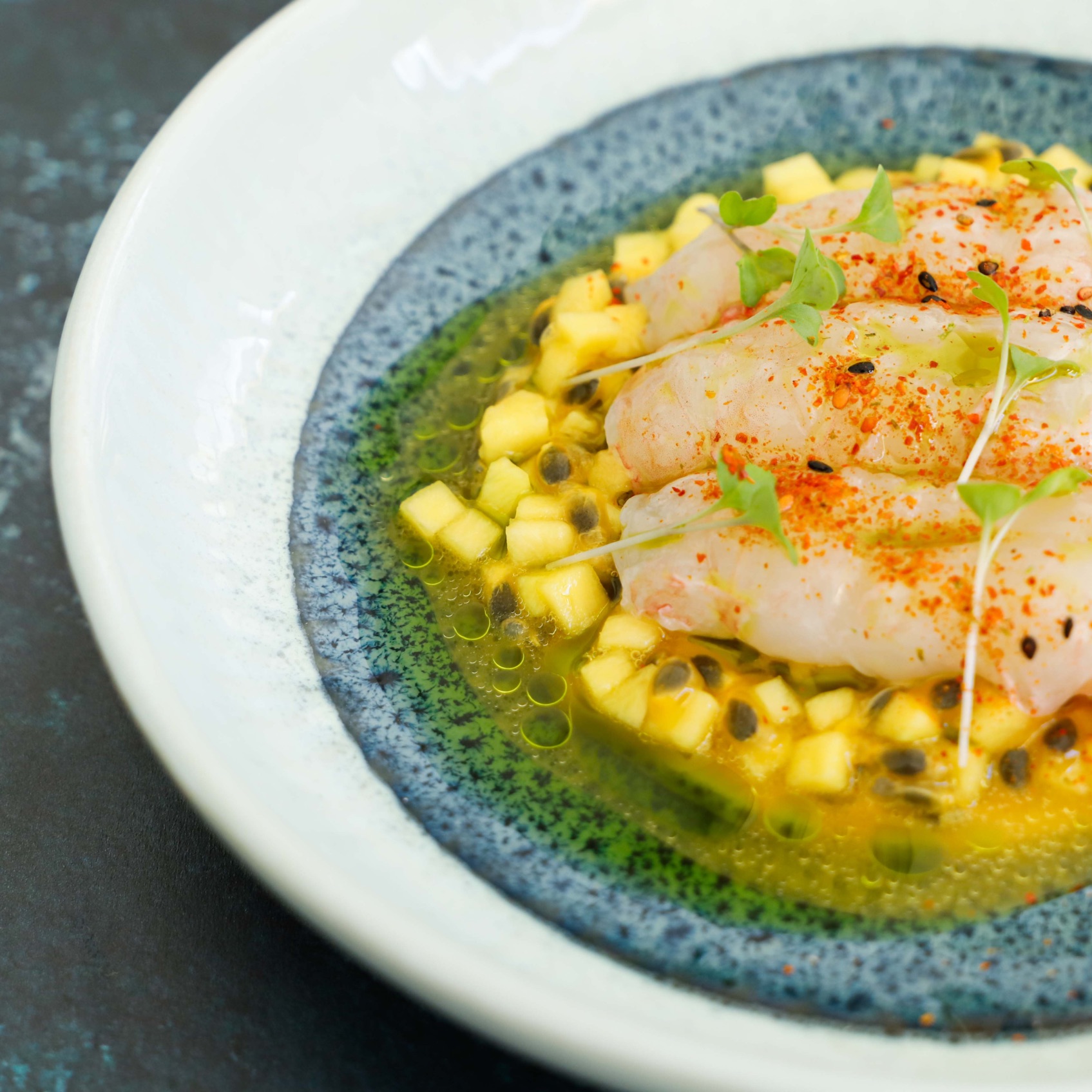 Zuppetta scampi, mango e passion fruit