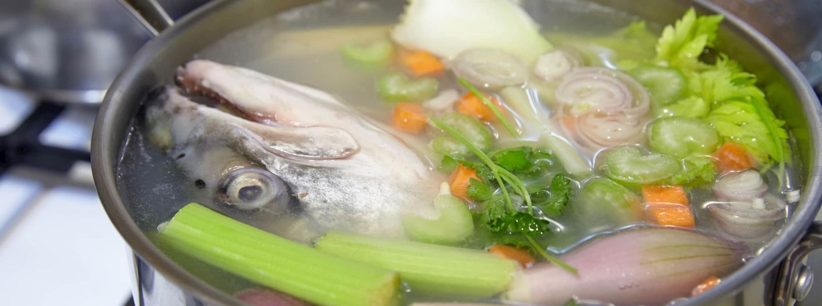 Come preparare il brodo di pesce